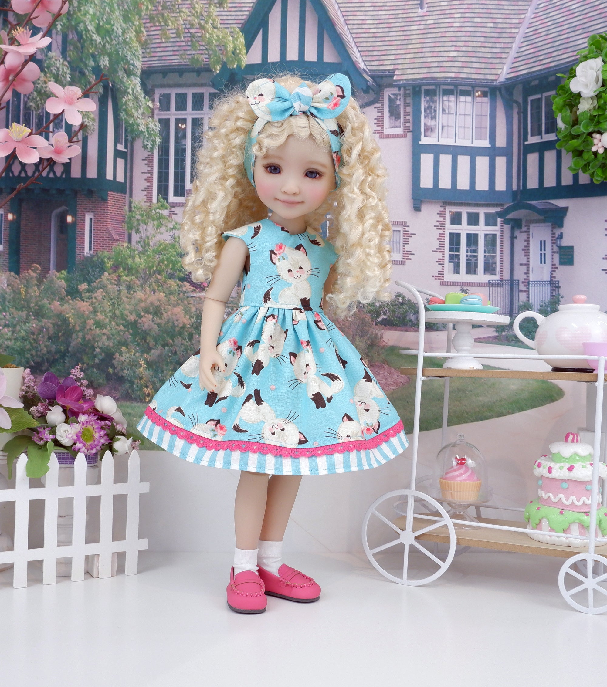 Sweet Siamese - dress with shoes for Ruby Red Fashion Friends doll ...