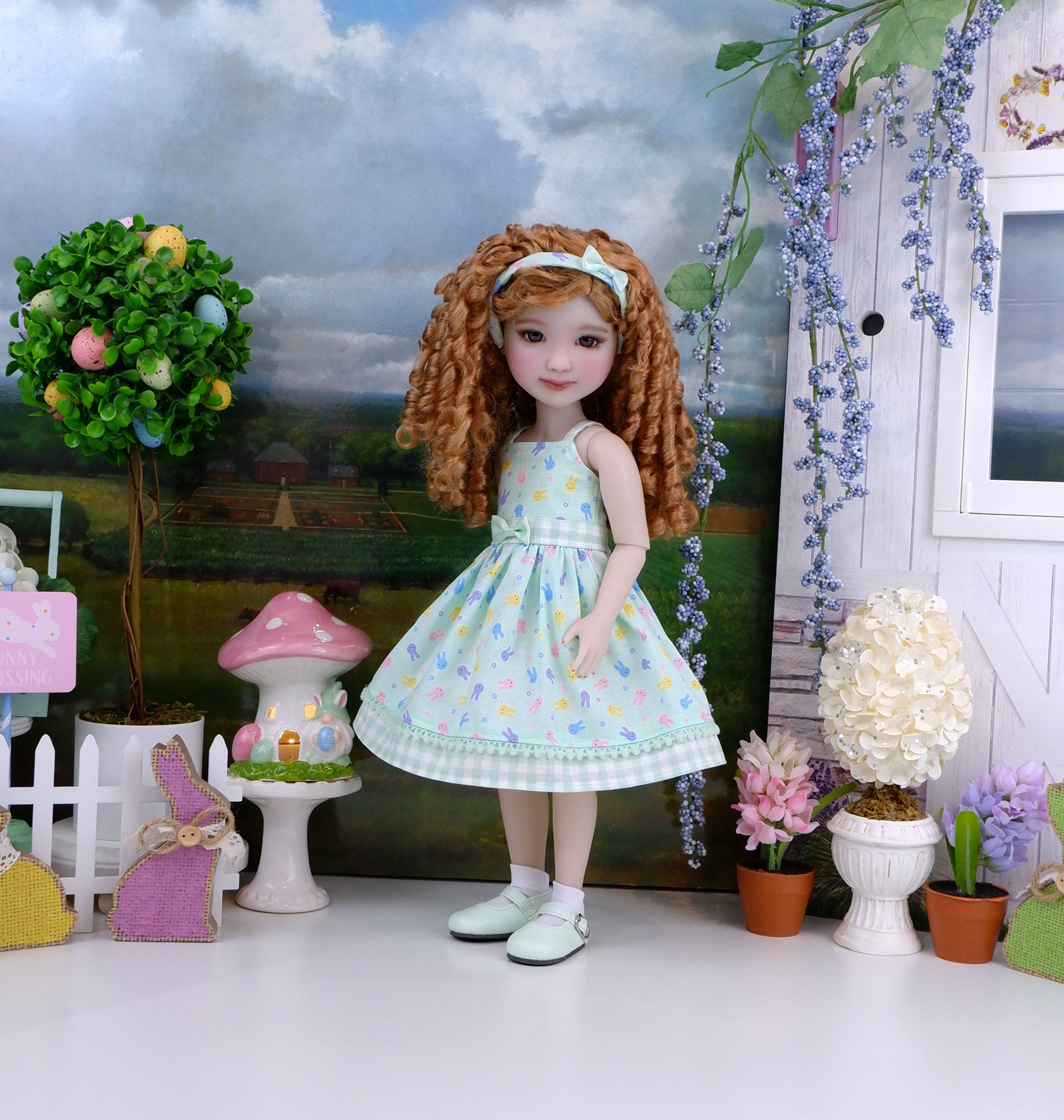 Wee Bunnies - dress with shoes for Ruby Red Fashion Friends doll ...